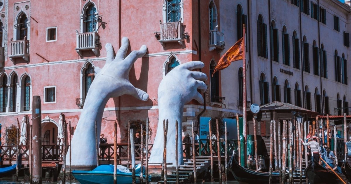 Enjoy world class contemporary art and design | Essenza